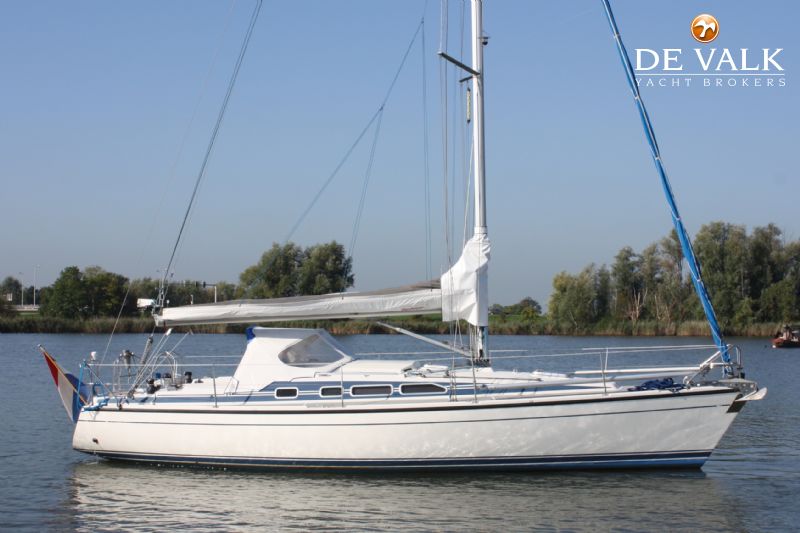 DEHLER 35 CRUISING sailing yacht for sale | De Valk Yacht Brokers