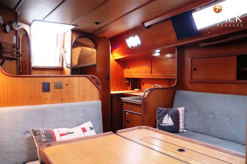 DEHLER 372 sailing yacht for sale | De Valk Yacht broker