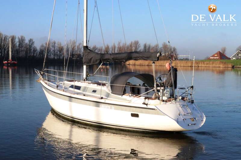 DEHLER 372 sailing yacht for sale | De Valk Yacht broker