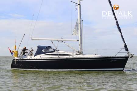 DELPHIA 37 sailing yacht for sale | De Valk Yacht broker