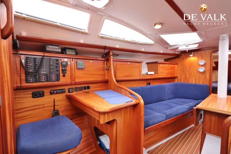 DELPHIA 37 sailing yacht for sale | De Valk Yacht broker
