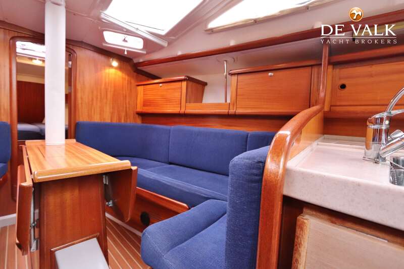 DELPHIA 37 sailing yacht for sale | De Valk Yacht broker