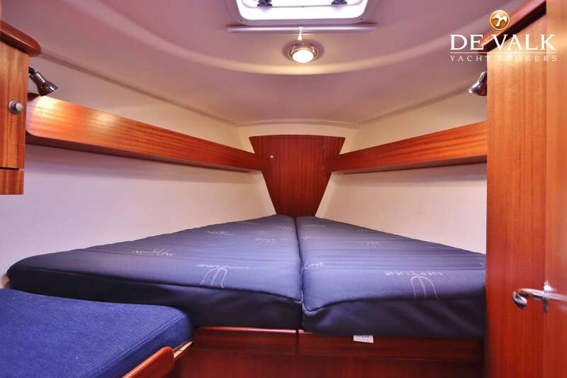 DELPHIA 37 sailing yacht for sale | De Valk Yacht broker