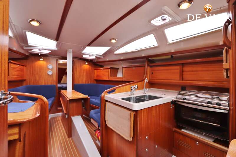 DELPHIA 37 sailing yacht for sale | De Valk Yacht broker
