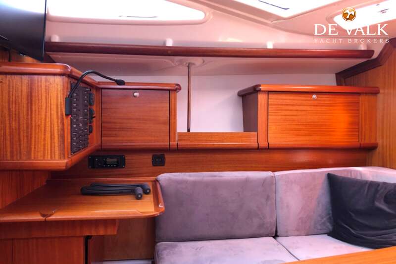DELPHIA 37 sailing yacht for sale | De Valk Yacht broker