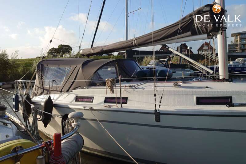DELPHIA 40 sailing yacht for sale | De Valk Yacht broker