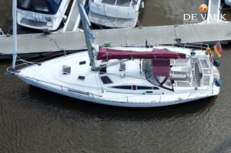 DELPHIA 40 sailing yacht for sale | De Valk Yacht broker