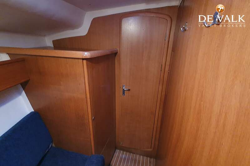 DELPHIA 40 sailing yacht for sale | De Valk Yacht broker