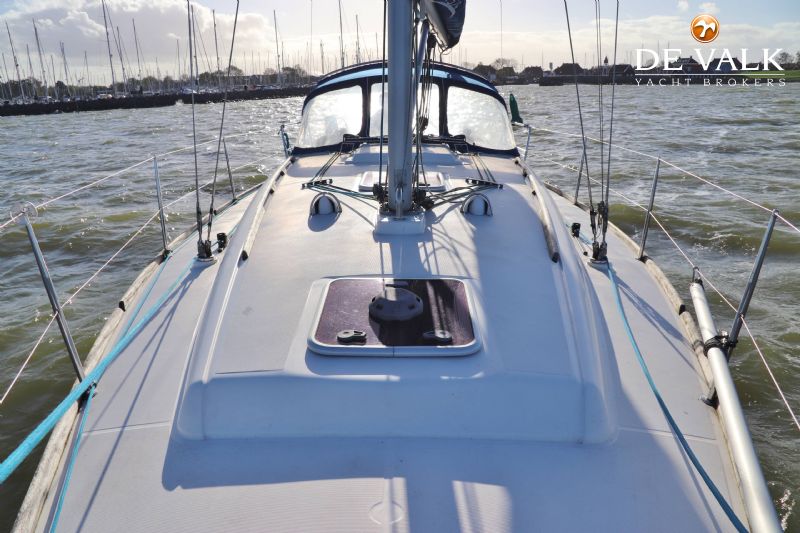 DUFOUR 325 GRAND LARGE sailing yacht for sale | De Valk Yacht Brokers