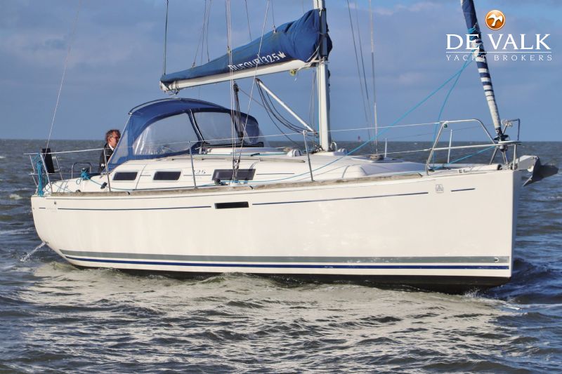 DUFOUR 325 GRAND LARGE sailing yacht for sale | De Valk Yacht Brokers