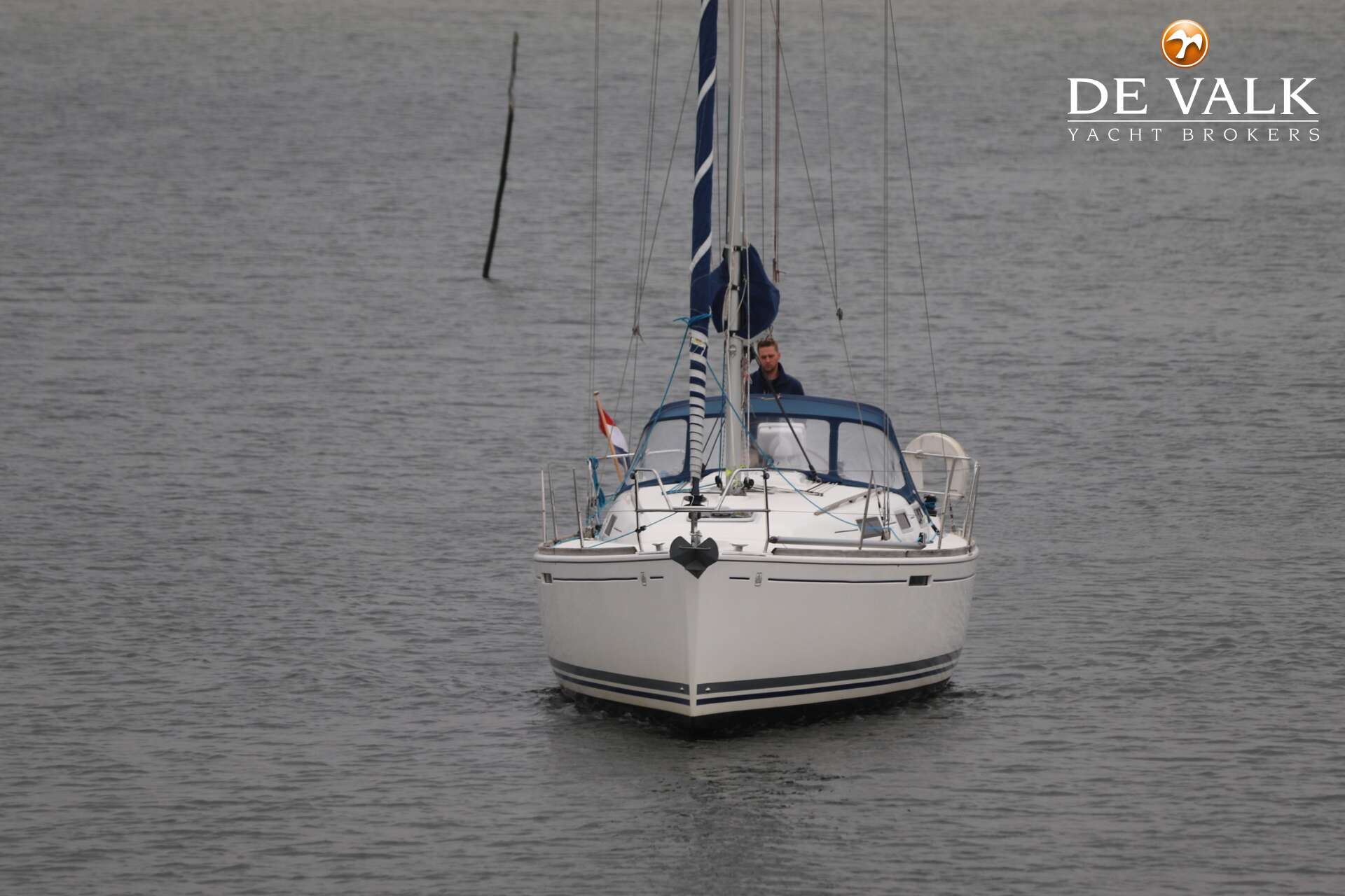 DUFOUR 325 GRAND LARGE sailing yacht for sale | De Valk Yacht broker