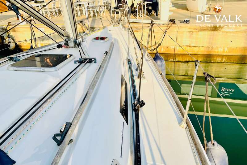 DUFOUR 34 PERFORMANCE sailing yacht for sale | De Valk Yacht broker