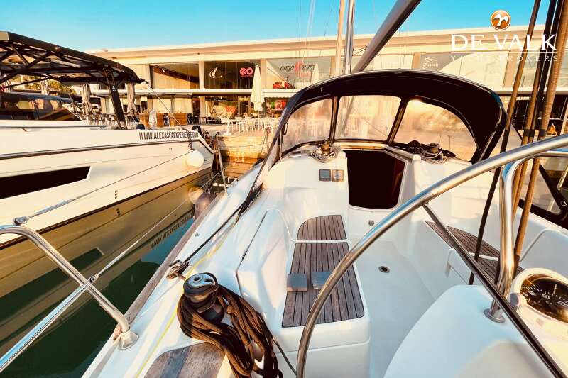 DUFOUR 34 PERFORMANCE sailing yacht for sale | De Valk Yacht broker