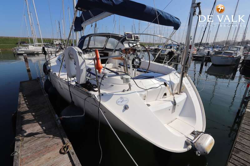 DUFOUR 36 CLASSIC sailing yacht for sale | De Valk Yacht broker