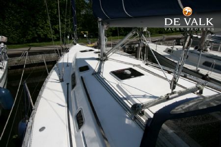 DUFOUR 38 CLASSIC sailing yacht for sale | De Valk Yacht broker