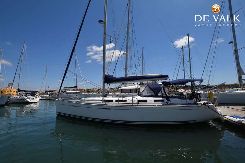 DUFOUR 425 GRAND LARGE sailing yacht for sale | De Valk Yacht broker