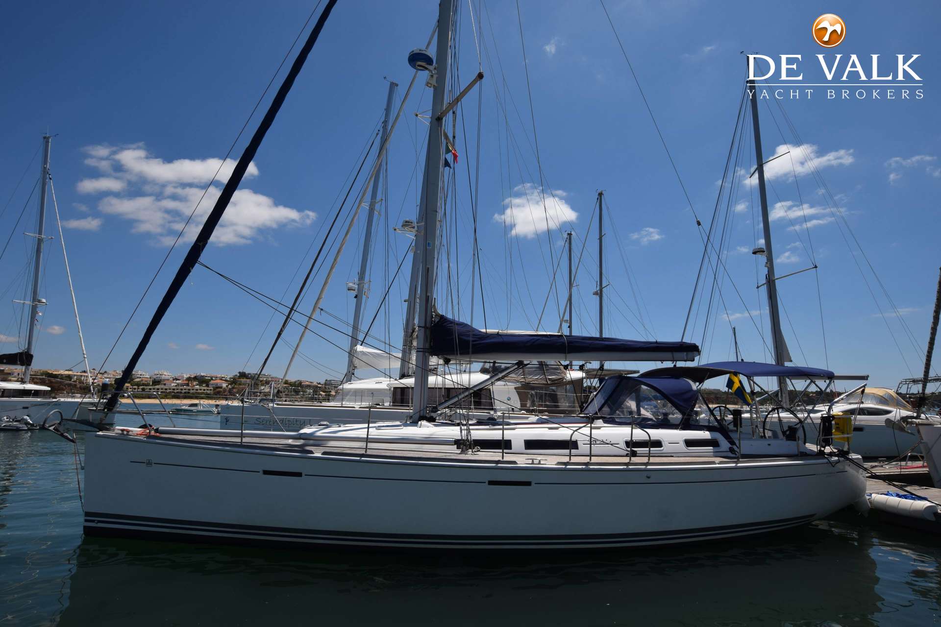 DUFOUR 425 GRAND LARGE sailing yacht for sale | De Valk Yacht broker