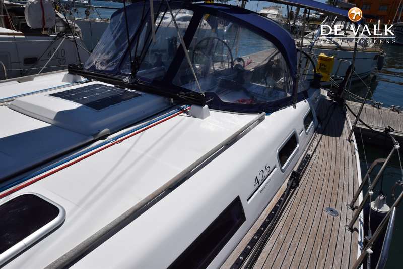 DUFOUR 425 GRAND LARGE sailing yacht for sale | De Valk Yacht broker