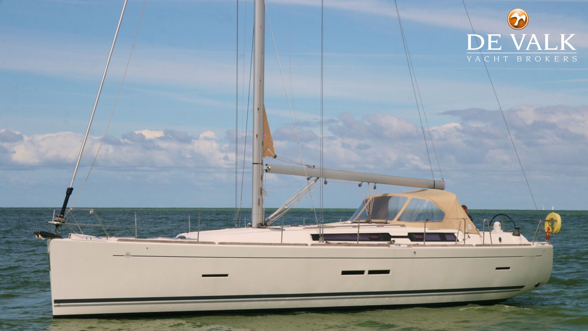 DUFOUR 445 GRAND LARGE sailing yacht for sale | De Valk Yacht broker