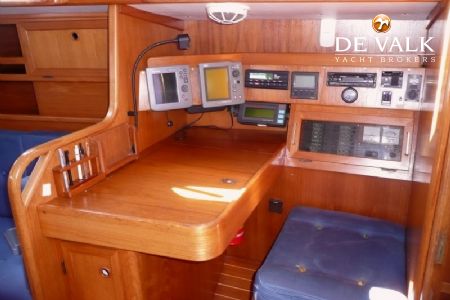 DYNAMIC 37 sailing yacht for sale | De Valk Yacht broker