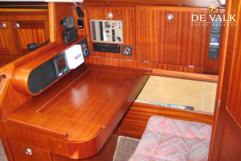 ELAN 295 sailing yacht for sale | De Valk Yacht Brokers