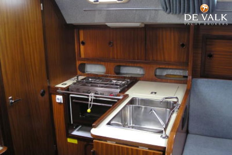 ELAN 33 sailing yacht for sale | De Valk Yacht Brokers