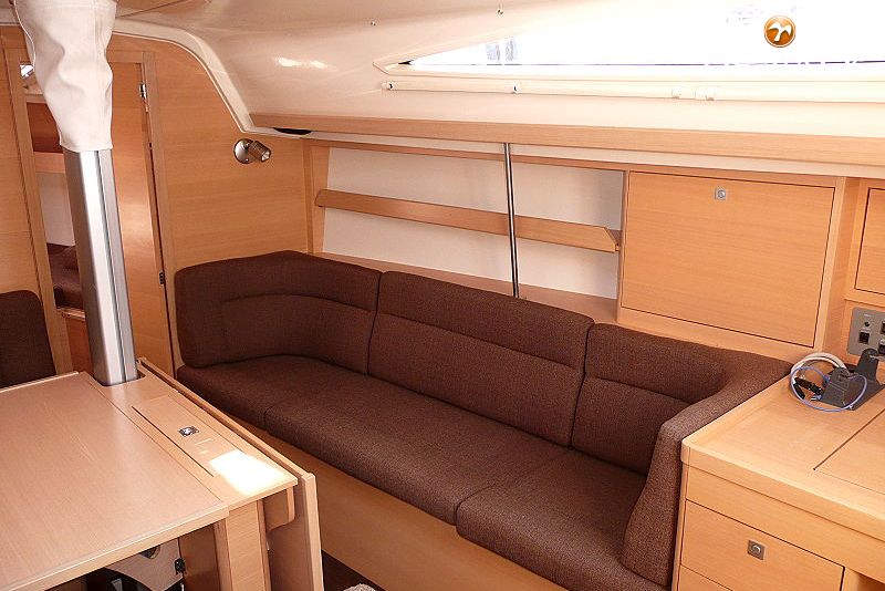 ELAN 340 sailing yacht for sale | De Valk Yacht Brokers