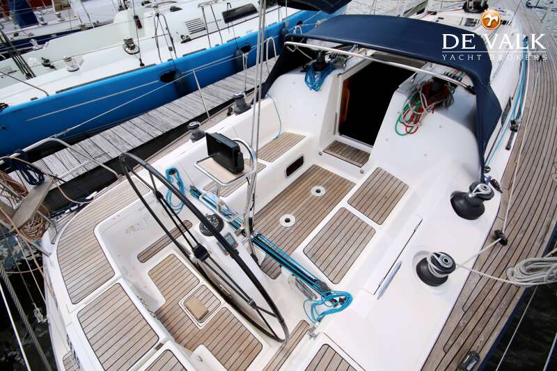 ELAN 40 sailing yacht for sale | De Valk Yacht broker