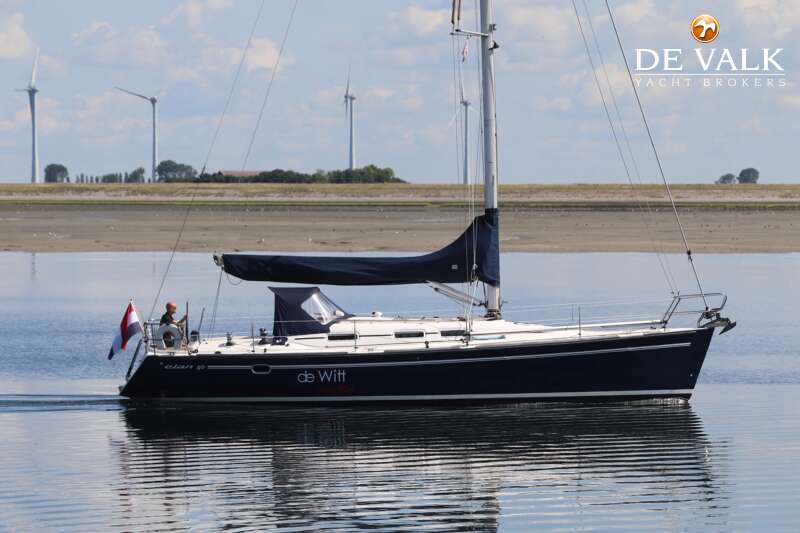 ELAN 40 sailing yacht for sale | De Valk Yacht broker