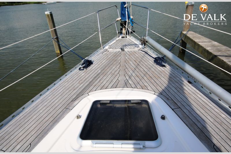 ELAN 40 HIGH PERFORMANCE sailing yacht for sale | De Valk Yacht Brokers