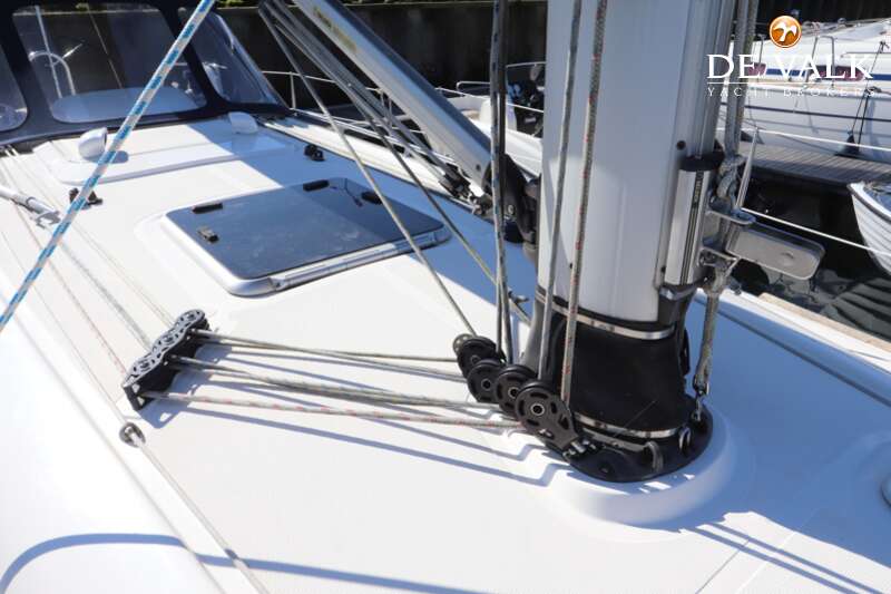 ELAN 40 sailing yacht for sale | De Valk Yacht broker