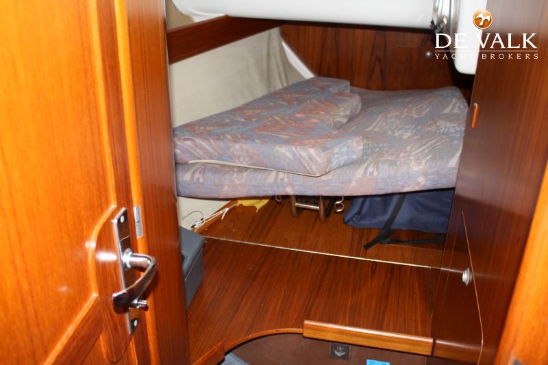 ELAN 431 OWNERS VERSION sailing yacht for sale | De Valk Yacht Brokers