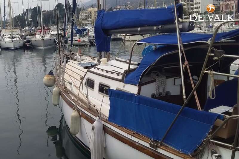 ENDURANCE 37 sailing yacht for sale | De Valk Yacht broker