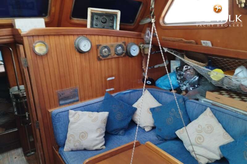 ENDURANCE 37 sailing yacht for sale | De Valk Yacht broker