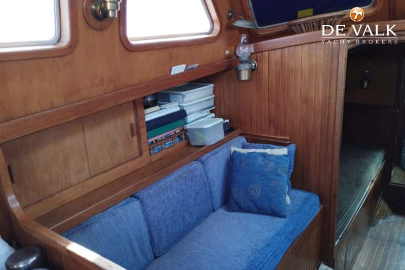 ENDURANCE 37 sailing yacht for sale | De Valk Yacht broker