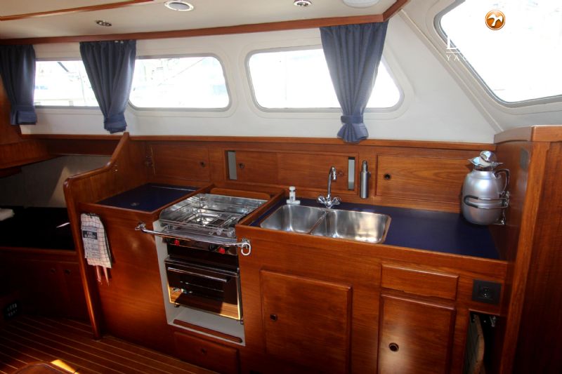 ENDURANCE 38 sailing yacht for sale | De Valk Yacht Brokers