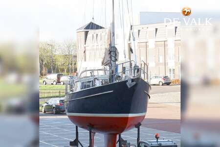 ENDURANCE 38 sailing yacht for sale | De Valk Yacht broker