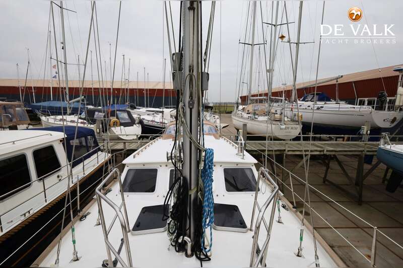 ENDURANCE 38 sailing yacht for sale | De Valk Yacht broker