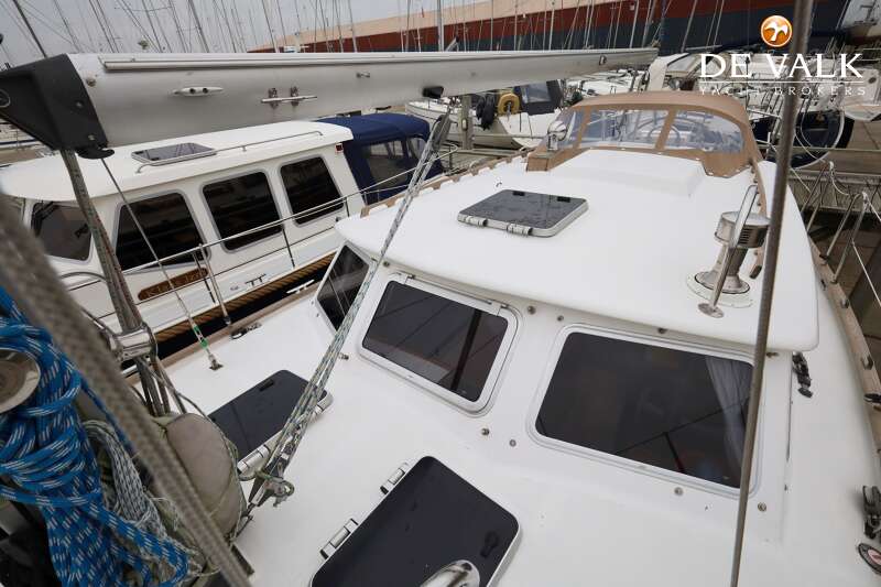 ENDURANCE 38 sailing yacht for sale | De Valk Yacht broker