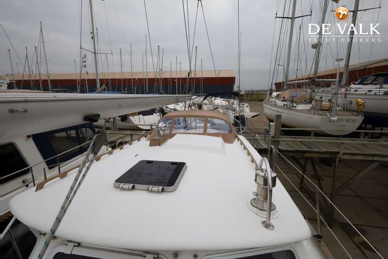 ENDURANCE 38 sailing yacht for sale | De Valk Yacht broker