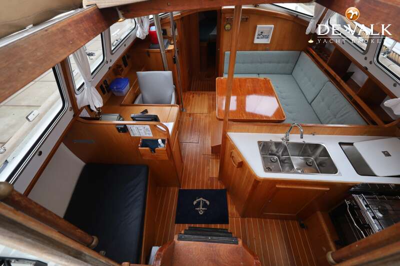 ENDURANCE 38 sailing yacht for sale | De Valk Yacht broker