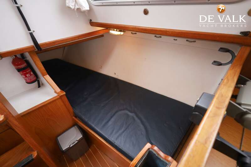 ENDURANCE 38 sailing yacht for sale | De Valk Yacht broker