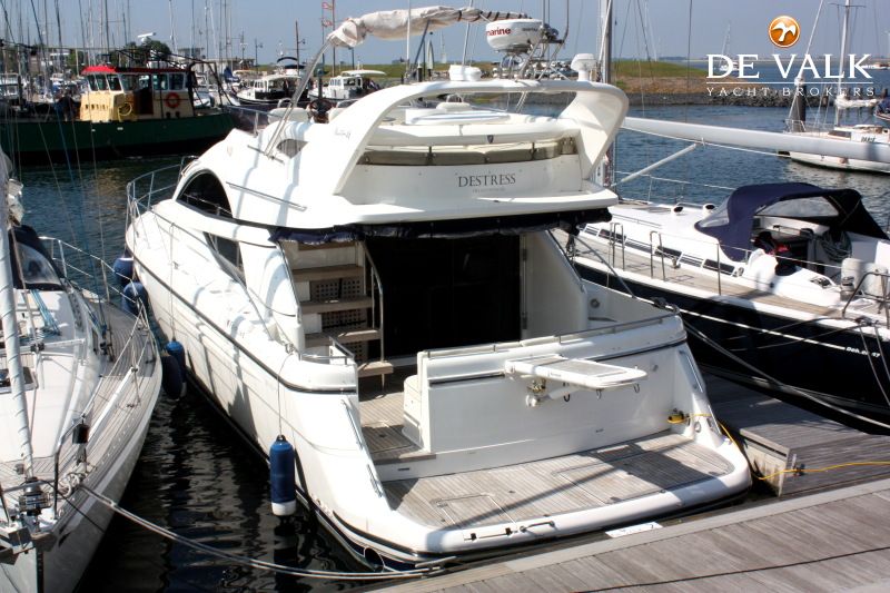 FAIRLINE PHANTOM 46 motor yacht for sale | De Valk Yacht Brokers
