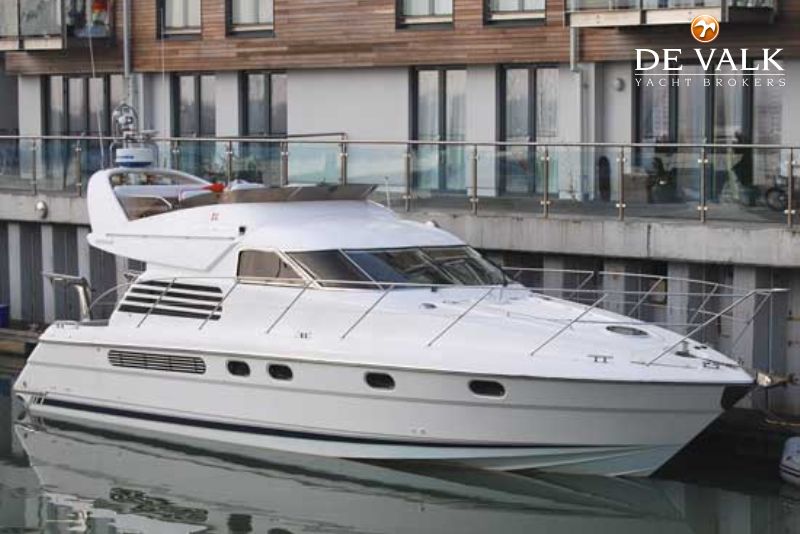 FAIRLINE SQUADRON 43 motor yacht for sale | De Valk Yacht Brokers
