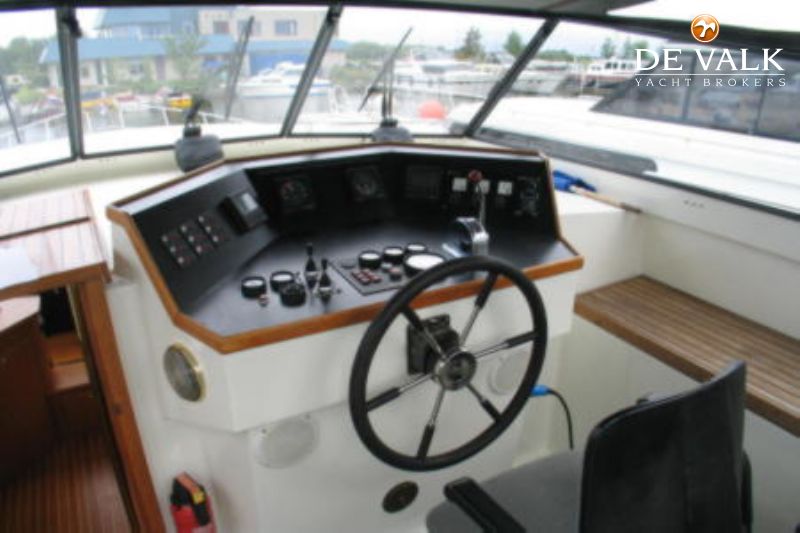 FALCON ROYAL motor yacht for sale | De Valk Yacht Brokers