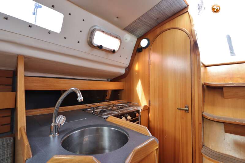 FEELING 286 sailing yacht for sale | De Valk Yacht broker