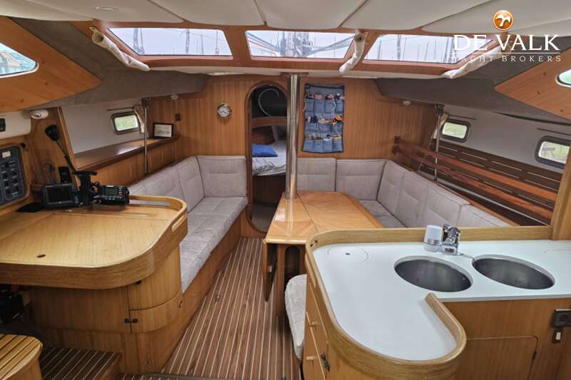 FEELING 416 sailing yacht for sale | De Valk Yacht broker