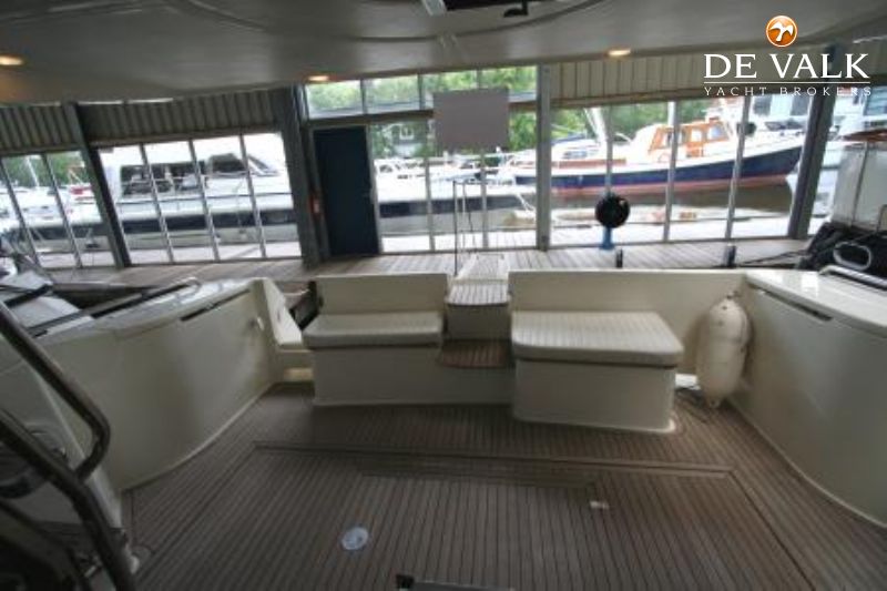 FERRETTI 430 motor yacht for sale | De Valk Yacht Brokers