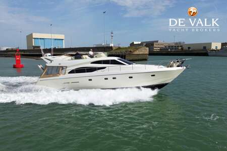 FERRETTI 530 motor yacht for sale | De Valk Yacht broker