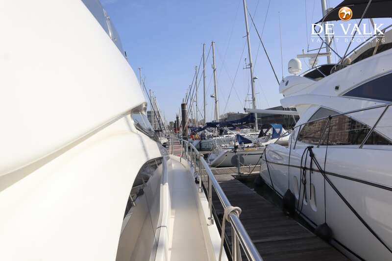 FERRETTI 530 motor yacht for sale | De Valk Yacht broker